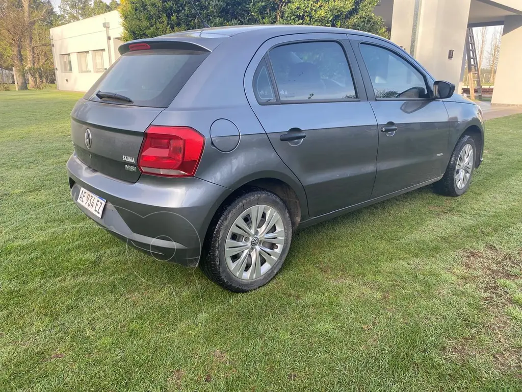 Volkswagen Gol Trend 5P Trendline Aut usado (2021) color Gris precio ...