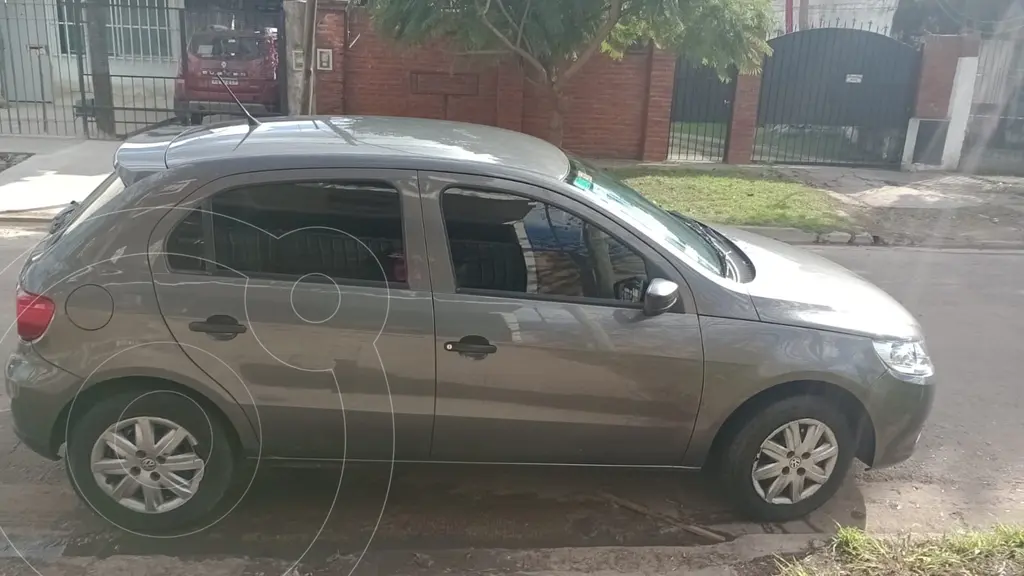 Volkswagen Gol Trend 5P Pack I usado (2012) color Gris Vulcano precio ...