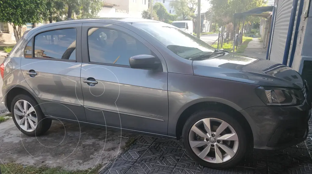 Volkswagen Gol Trend 5P Highline usado (2017) color Gris Spectrus ...