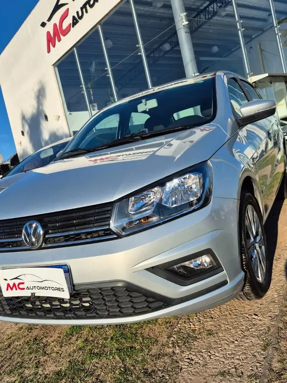 Volkswagen Golf GOL 1.6 5 P TREND L/17 COMFORT usado (2020) color Gris ...