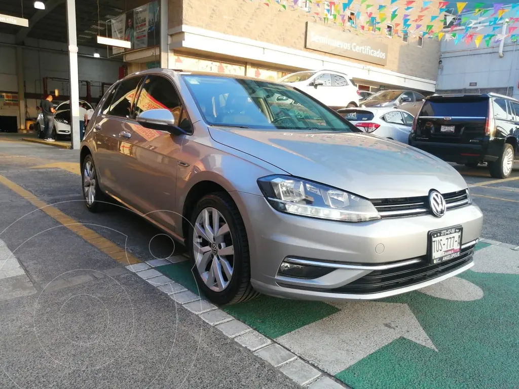 Volkswagen Golf Comfortline DSG usado (2018) color Beige precio $320,000