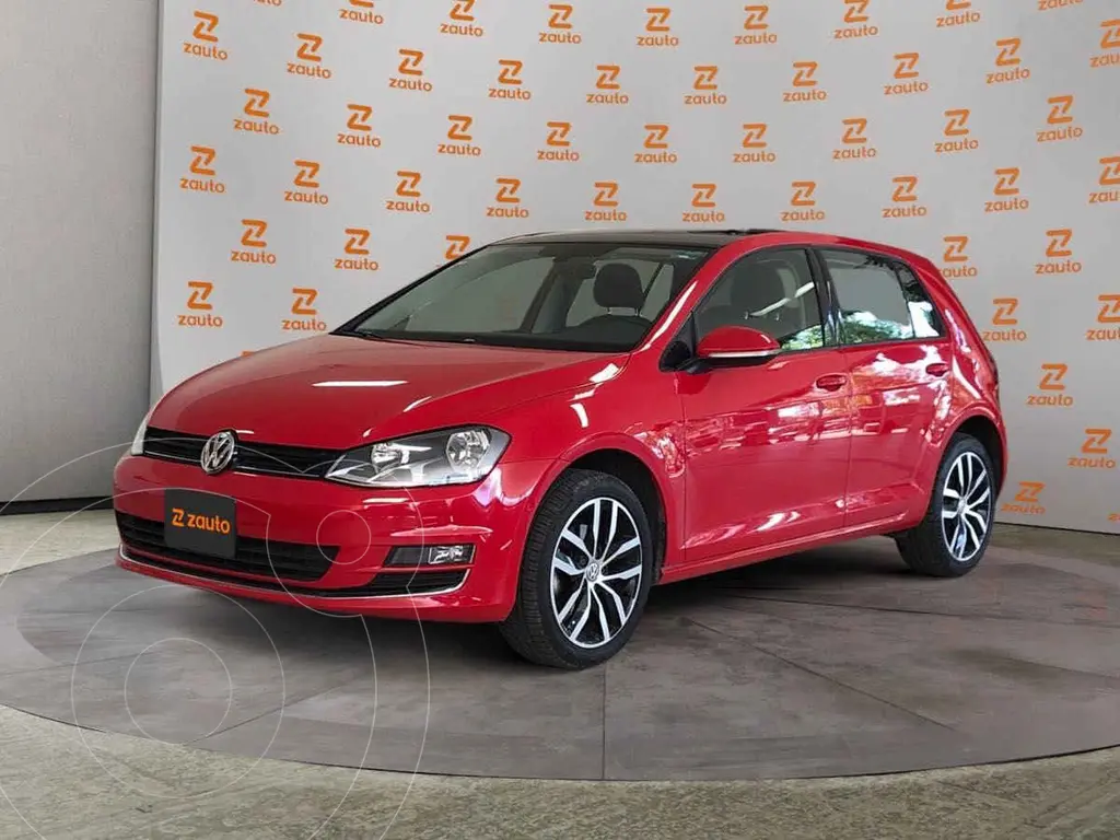 Volkswagen Golf Highline DSG usado (2017) color Rojo precio $344,900