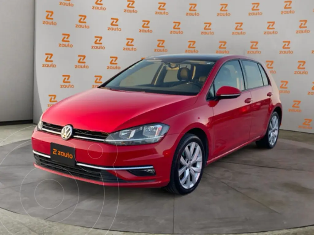 Volkswagen Golf Comfortline DSG usado (2018) color Rojo precio $280,000