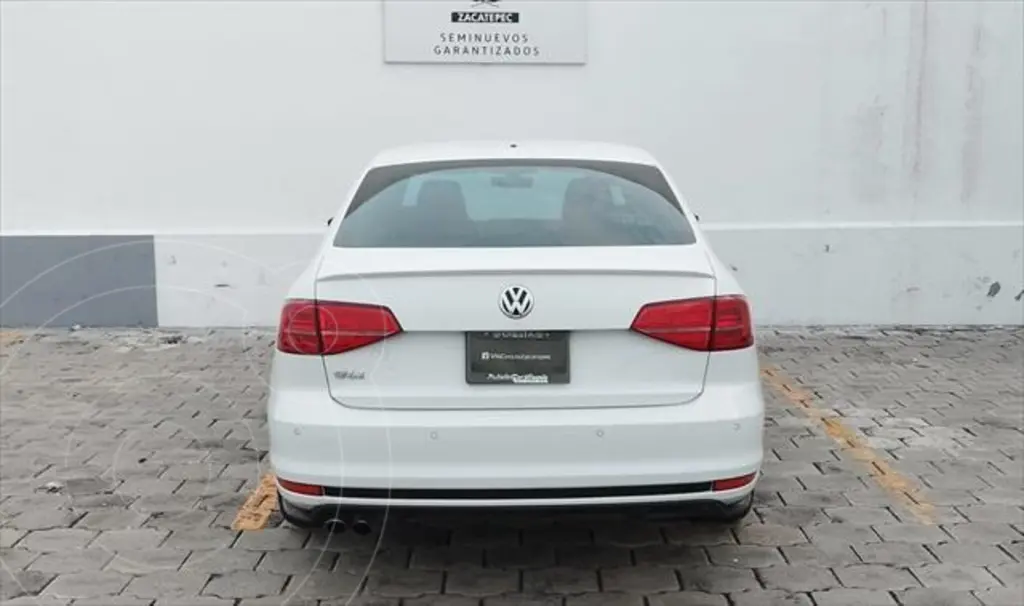 Volkswagen Jetta GLI 2.0T usado (2017) color Blanco precio $320,900