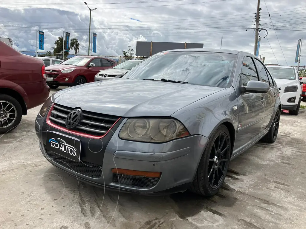 Volkswagen Jetta 2.0L usado (2008) color Gris precio u$s8.900