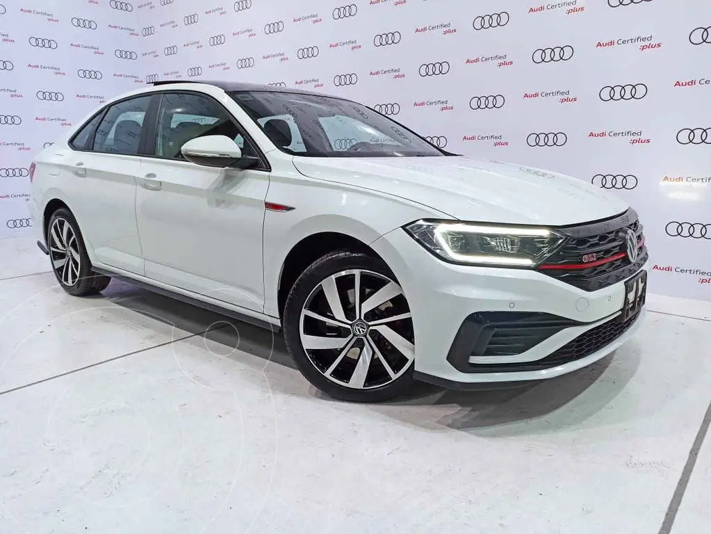 Volkswagen Jetta GLi Aut usado (2020) color Blanco precio $520,000