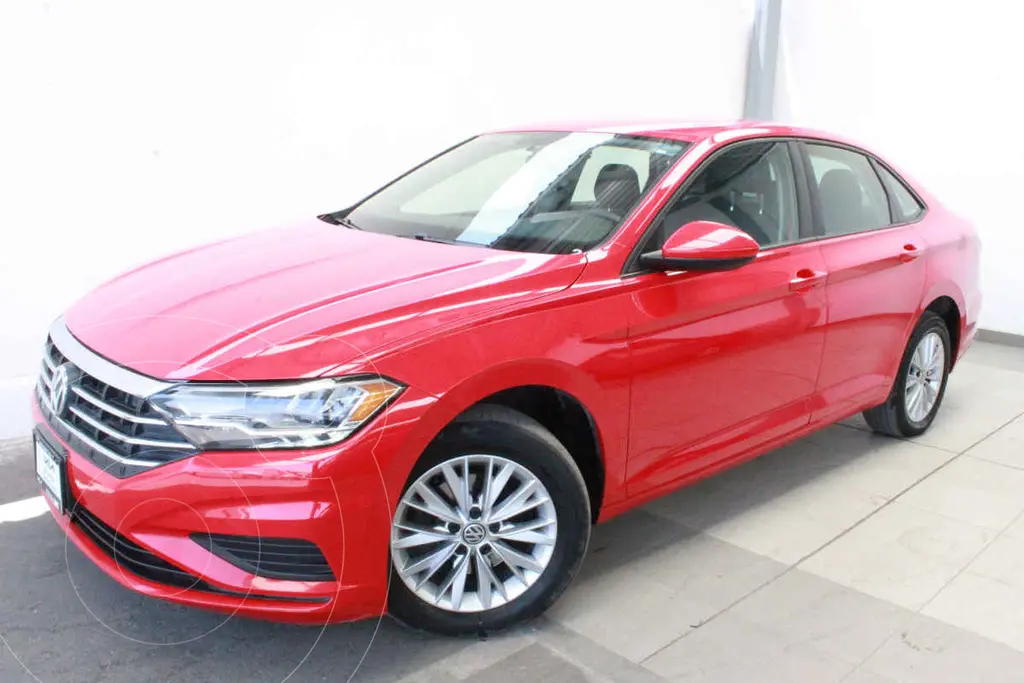 Volkswagen Jetta Comfortline usado (2021) color Rojo precio $367,640