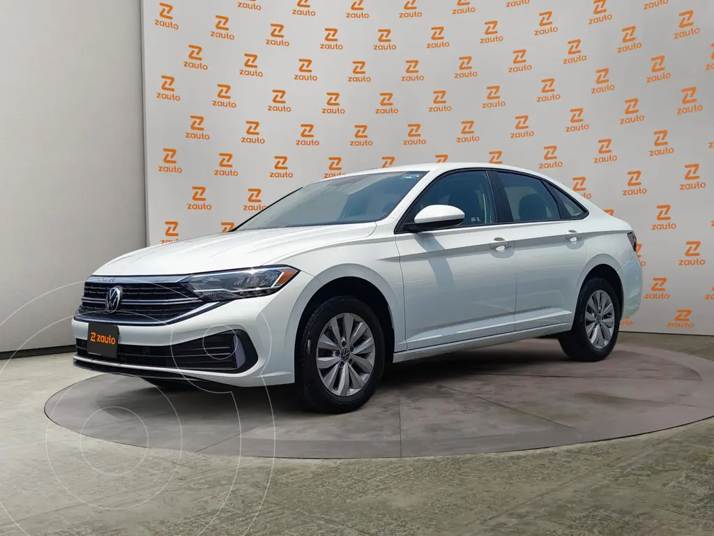 Volkswagen Jetta Comfortline usado (2024) color Blanco precio $445,000
