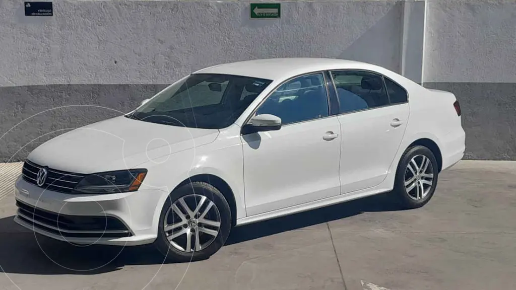 Volkswagen Jetta Trendline usado (2017) color Blanco precio $259,000