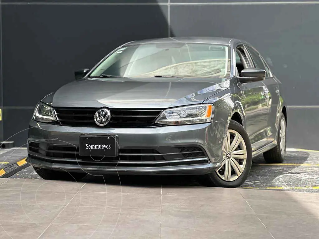 Volkswagen Jetta Style Tiptronic usado (2017) color Gris precio $230,000