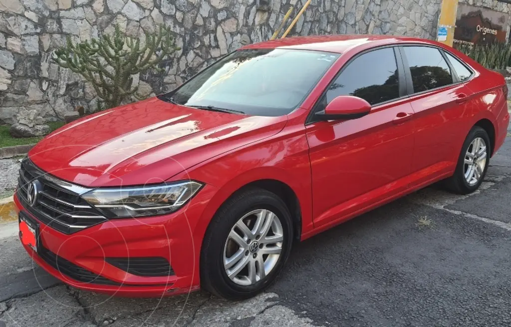 Volkswagen Jetta Trendline usado (2019) color Rojo precio $310,000