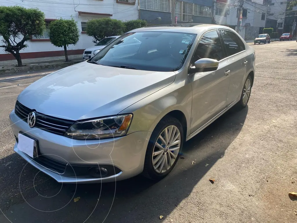 Volkswagen Jetta Sport Tiptronic usado (2013) color Plata Reflex precio ...