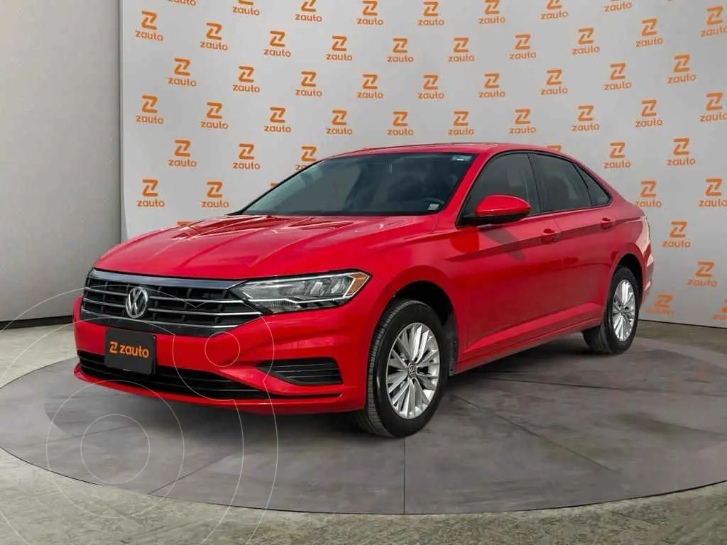 Volkswagen Jetta Comfortline usado (2021) color Rojo precio $374,900