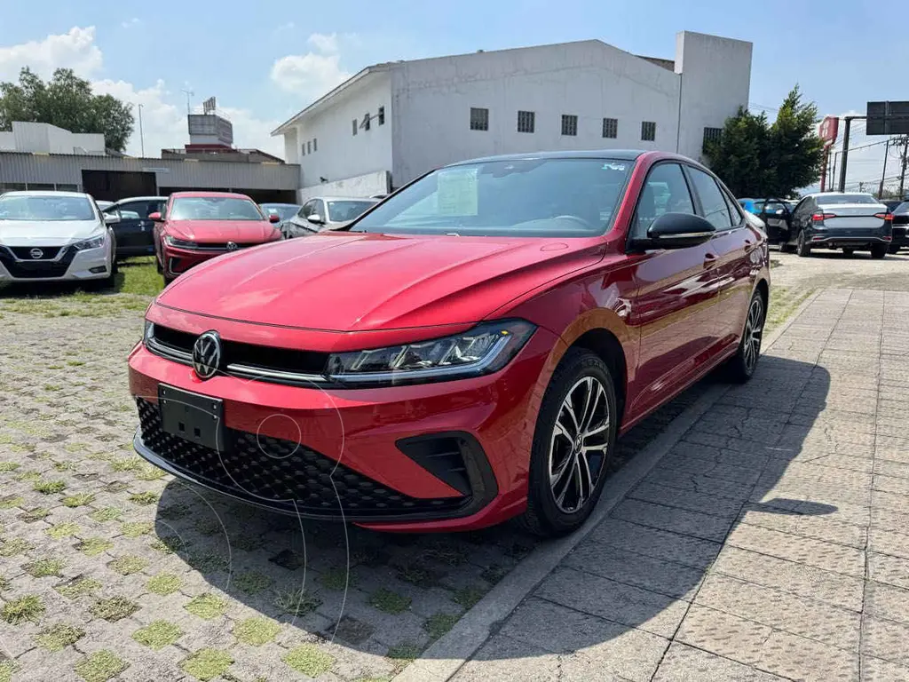 Volkswagen Jetta Sportline usado (2025) color Rojo precio $490,000