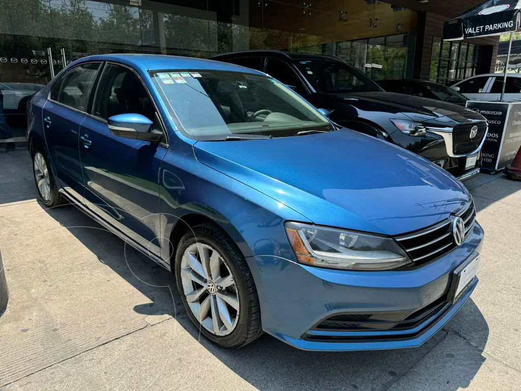 Volkswagen Jetta Trendline Tiptronic usado (2017) color Azul precio ...