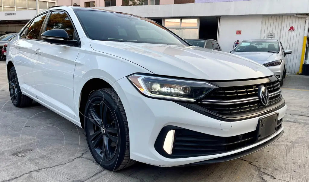 Volkswagen Jetta Sportline usado (2022) color Blanco precio $434,999