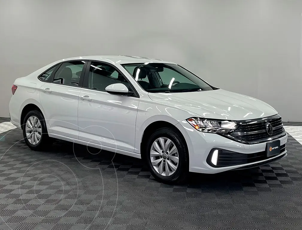 Volkswagen Jetta Comfortline usado (2023) color Blanco precio $419,900