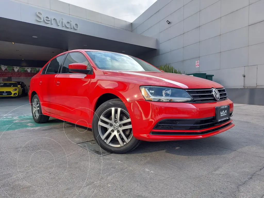 Volkswagen Jetta Trendline usado (2018) color Rojo precio $253,000