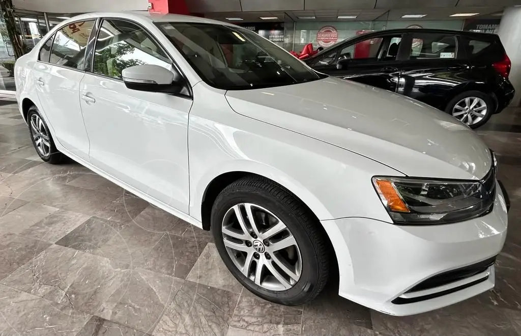 Volkswagen Jetta Trendline Tiptronic usado (2015) color Blanco precio ...