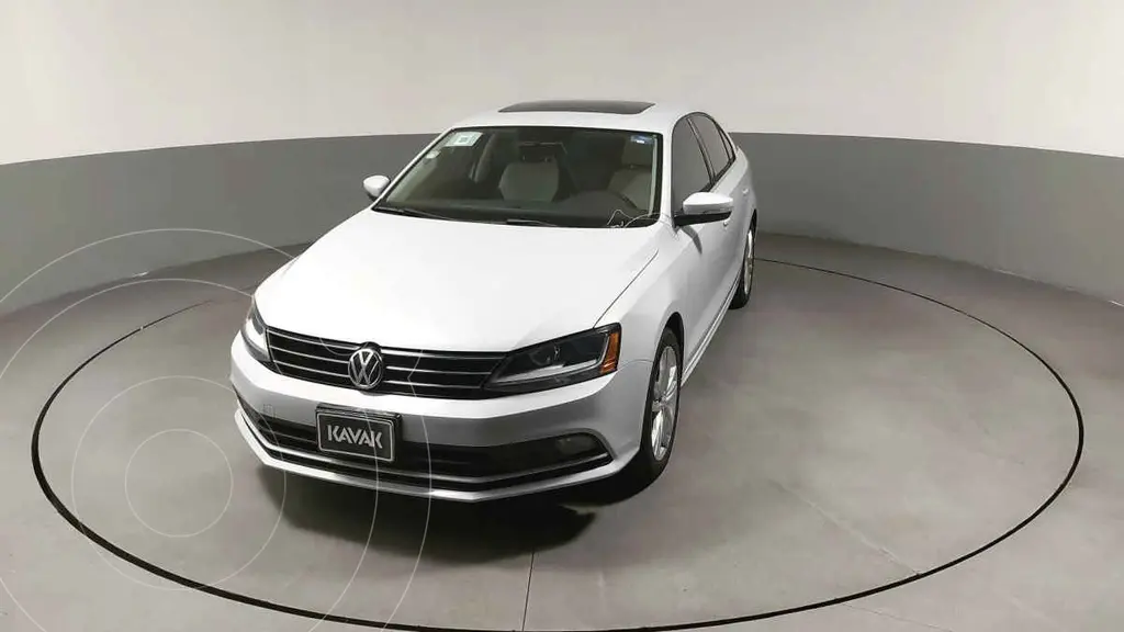 Volkswagen Jetta Sportline Tiptronic usado (2018) color Beige precio ...