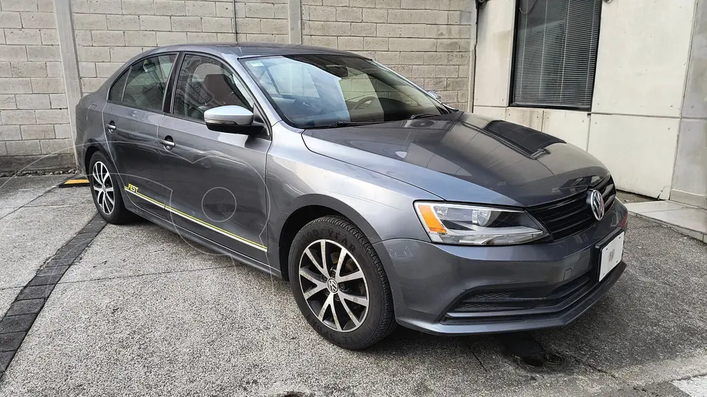 Volkswagen Jetta Fest usado (2017) color Gris precio $220,000