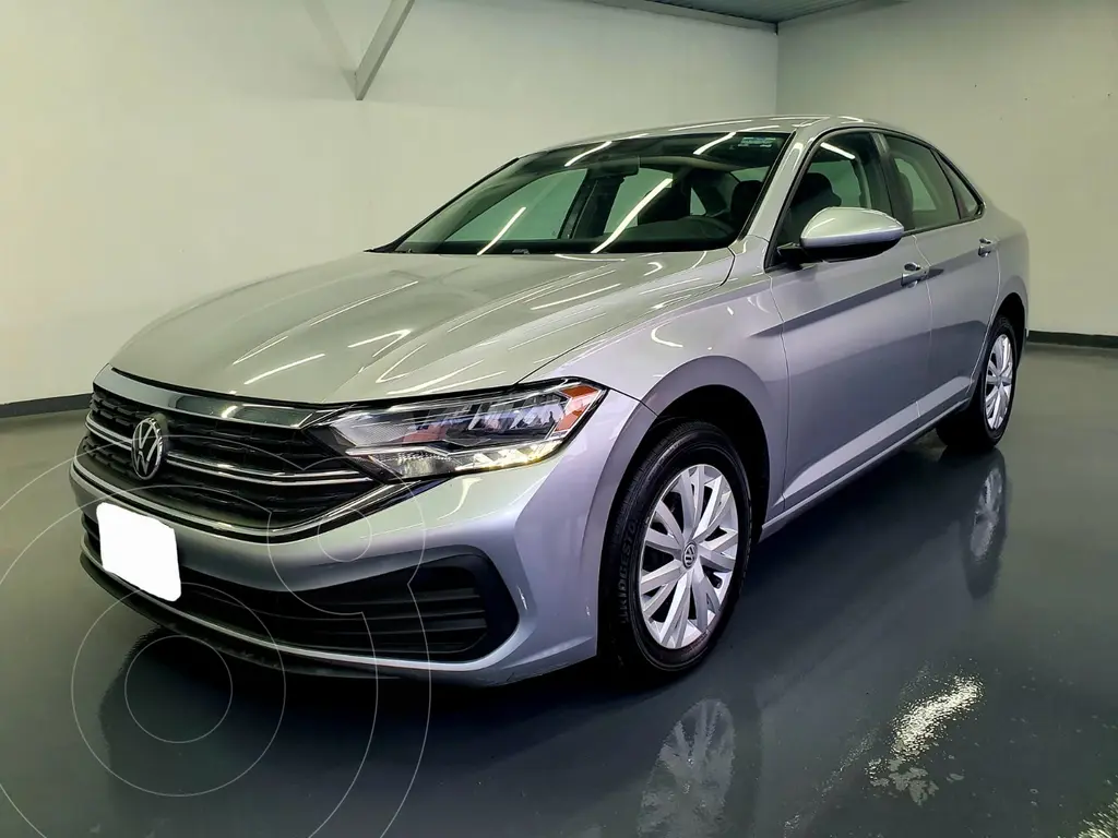 Volkswagen Jetta Trendline usado (2022) color Plata precio $355,000