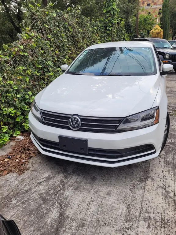 Volkswagen Jetta Trendline Tiptronic usado (2018) color Blanco precio ...