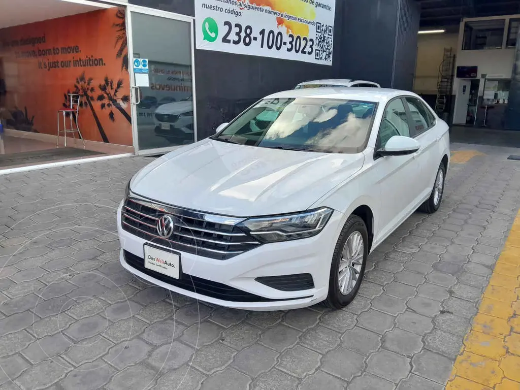 Volkswagen Jetta Comfortline usado (2019) color Blanco precio $329,900