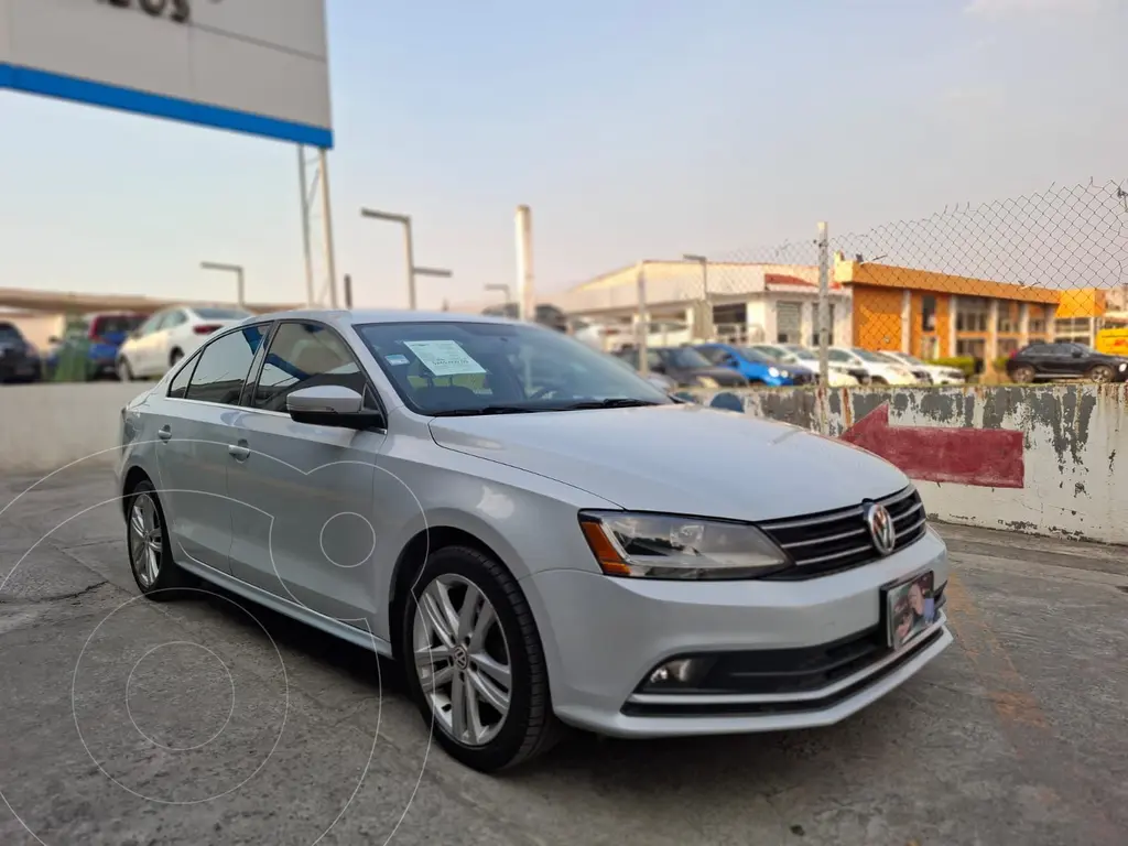 Volkswagen Jetta Sportline Tiptronic usado (2017) color Blanco precio ...