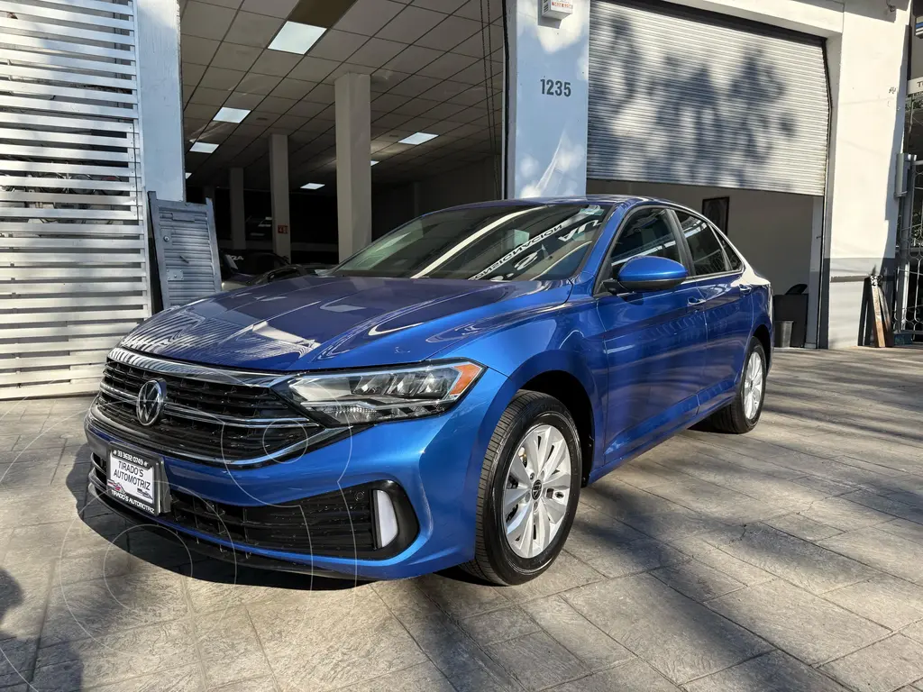 Volkswagen Jetta Comfortline usado (2024) color Azul precio $399,900