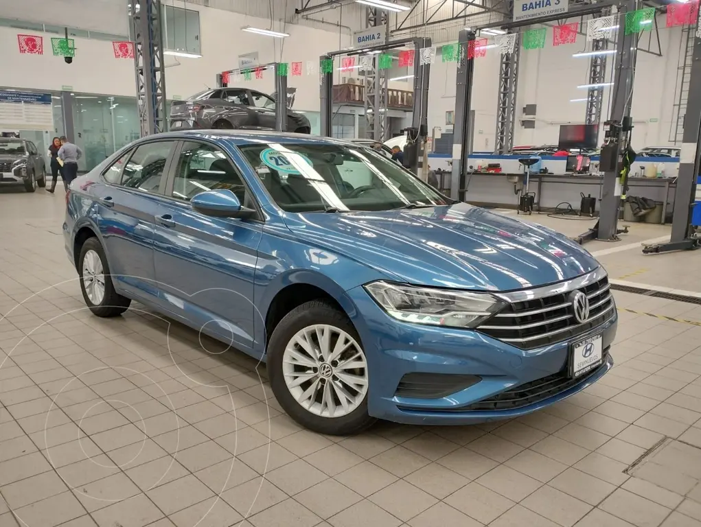 Volkswagen Jetta Comfortline usado (2019) color Azul precio $325,000