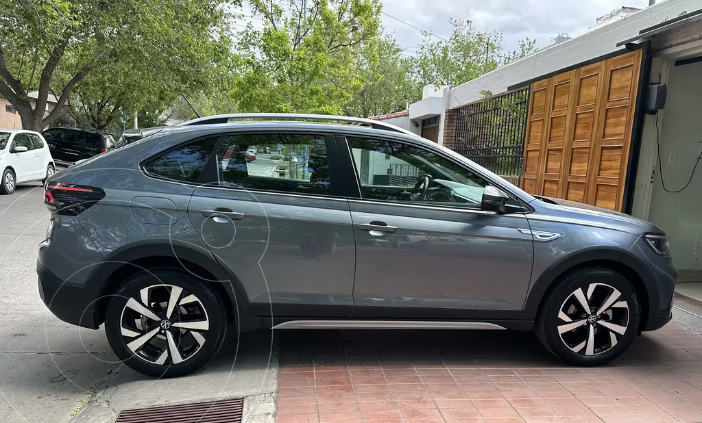 Volkswagen Nivus Highline 200 TSi usado (2020) color Gris Platino ...