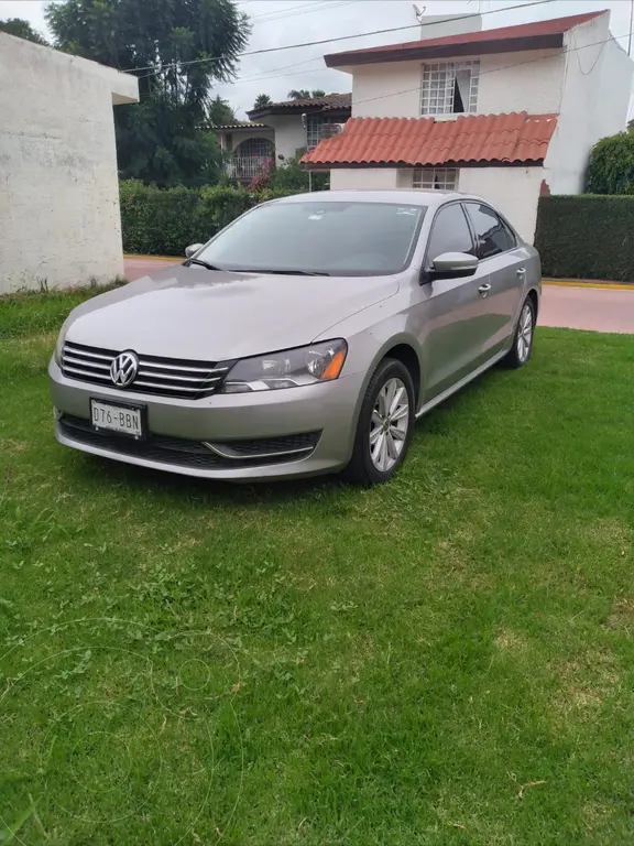Volkswagen Passat Tiptronic Comfortline usado (2013) color Gris ...