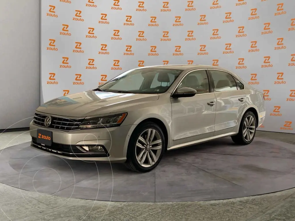 Volkswagen Passat Tiptronic Highline usado (2016) color Plata precio ...
