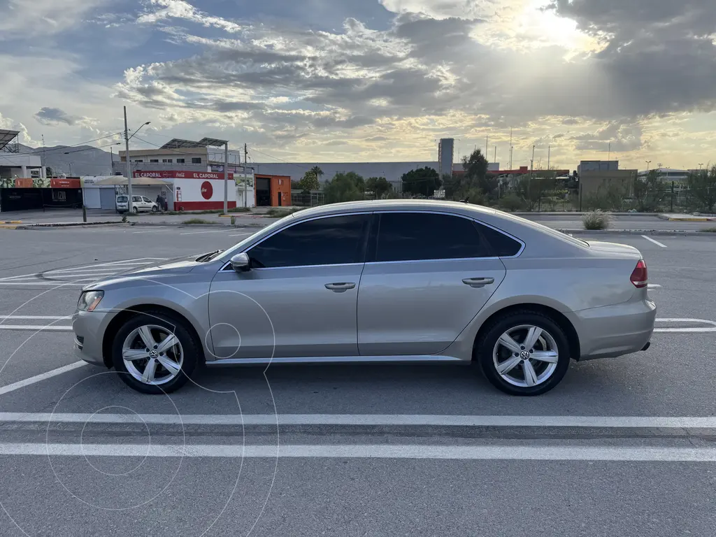 Volkswagen Passat Tiptronic Sportline usado (2012) color Gris Tungsteno ...
