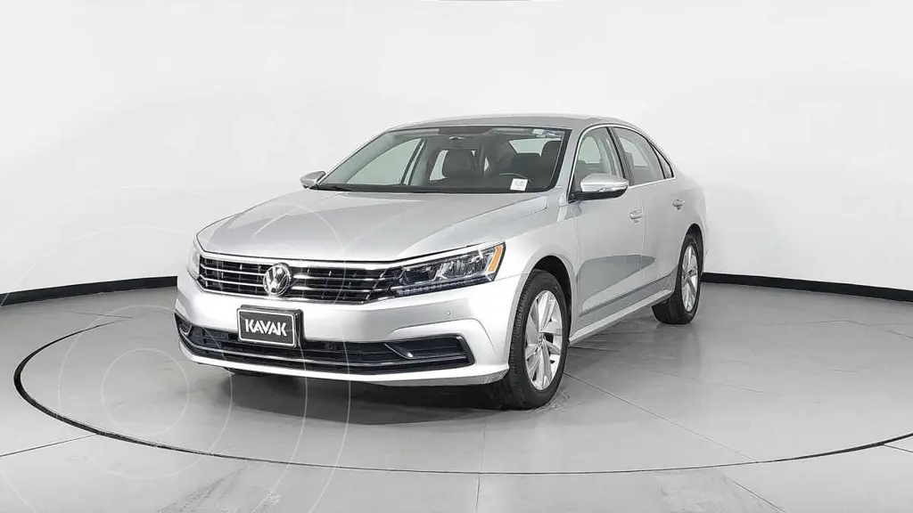 Volkswagen Passat Tiptronic Sportline usado (2018) color Negro precio ...