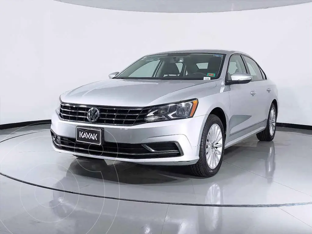 Volkswagen Passat Tiptronic Comfortline usado (2017) color Plata precio ...