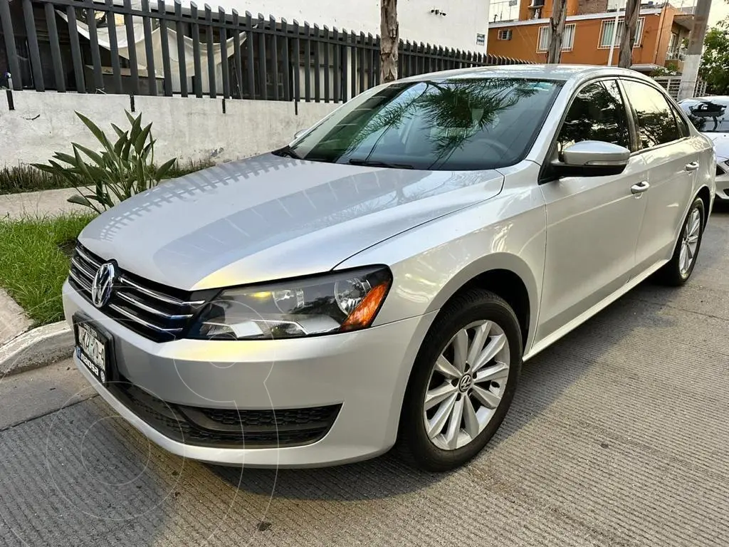 Volkswagen Passat Tiptronic Comfortline usado (2014) color Plata Reflex ...