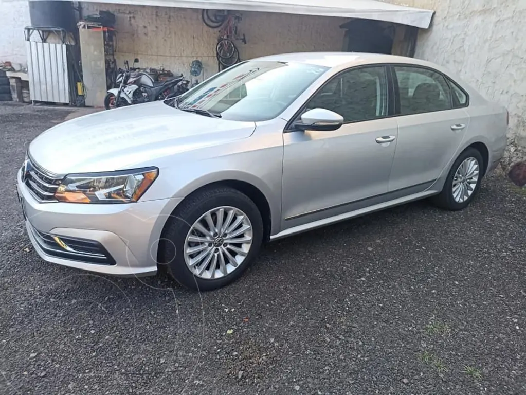 Volkswagen Passat Tiptronic Comfortline usado (2016) color Plata precio ...