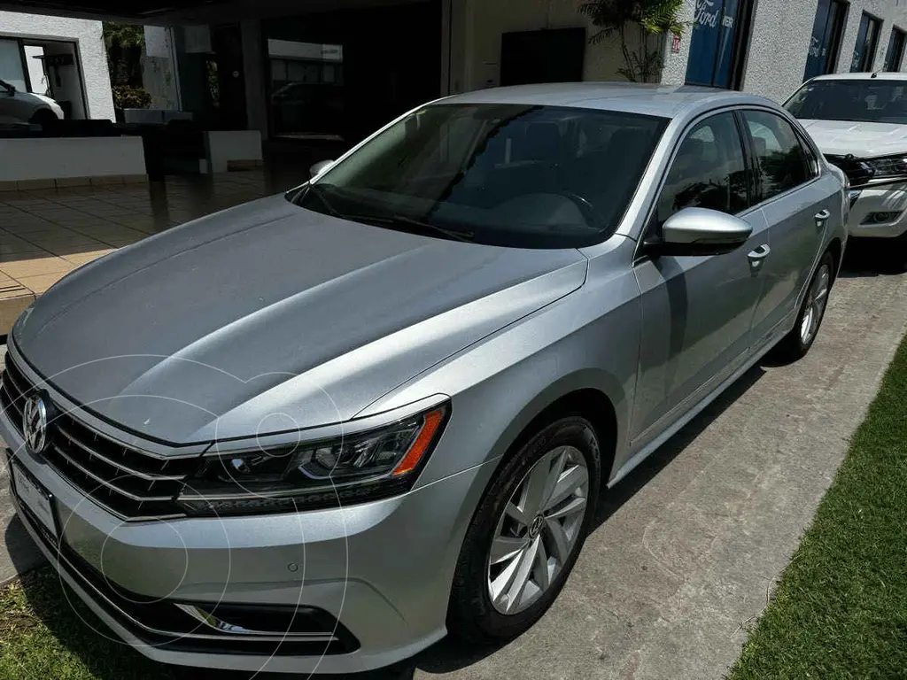 Volkswagen Passat Tiptronic Sportline usado (2018) color Plata precio ...