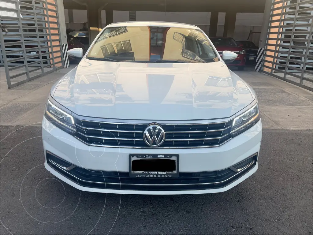 Volkswagen Passat Tiptronic Sportline usado (2018) color Blanco precio ...