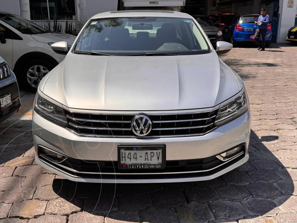 Volkswagen Passat Tiptronic Sportline usado (2017) color Plata precio ...