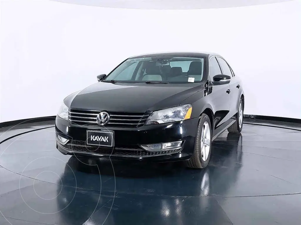 Volkswagen Passat Tiptronic Design usado (2015) color Gris precio $235,999