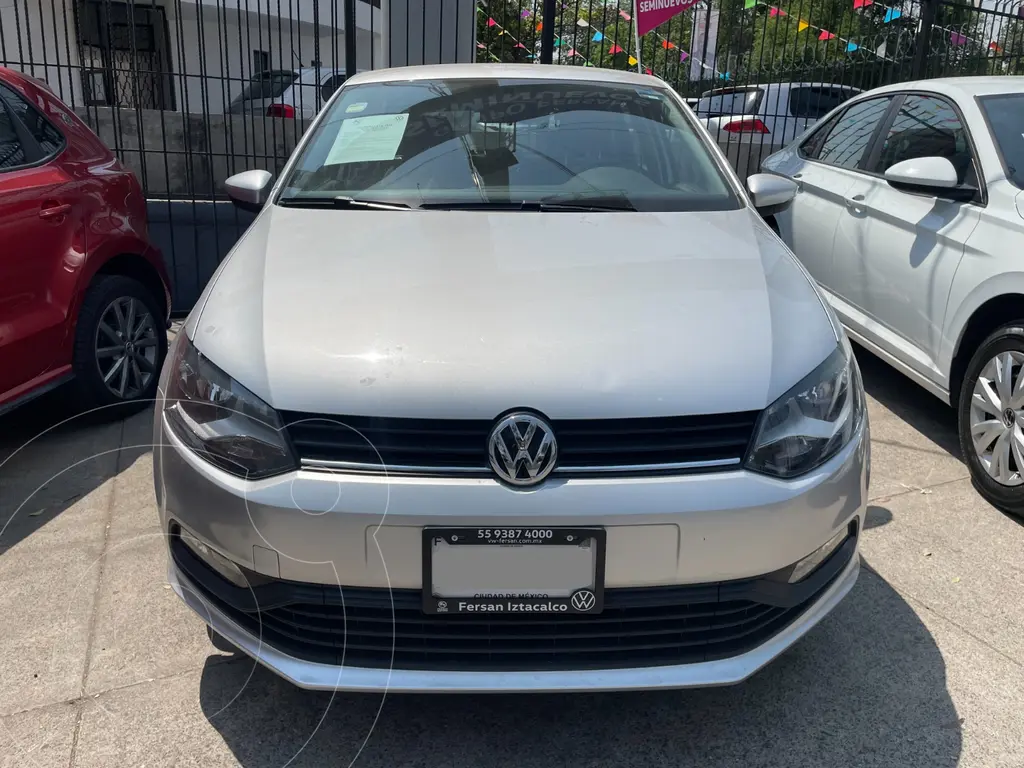 Volkswagen Polo Hatchback 1.6L usado (2018) color Plata Reflex precio ...