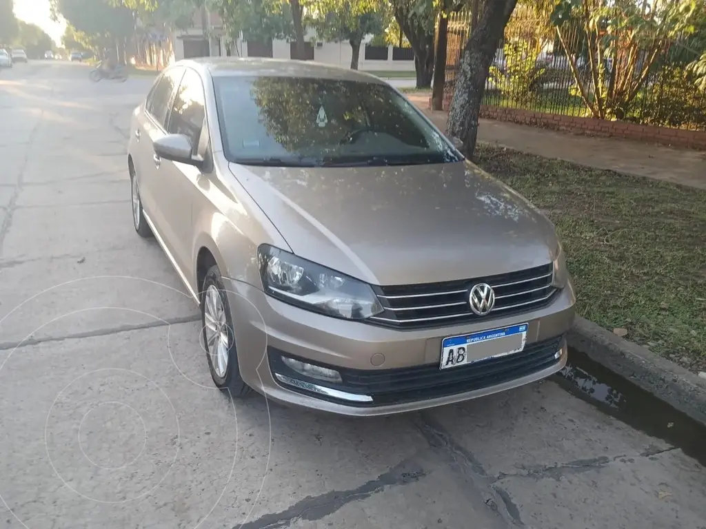 Volkswagen Polo Comfortline Tiptronic usado (2017) color Beige precio u ...