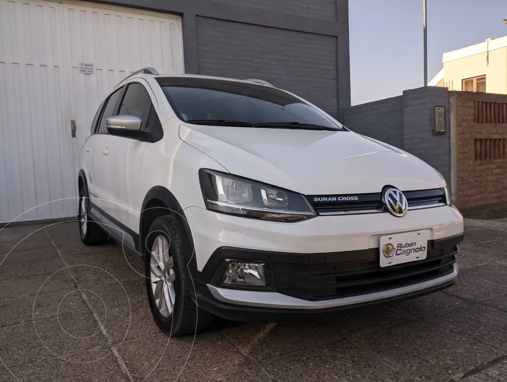 Volkswagen Suran SURAN CROSS 1.6 HIGHLINE L/15 usado (2015) color ...