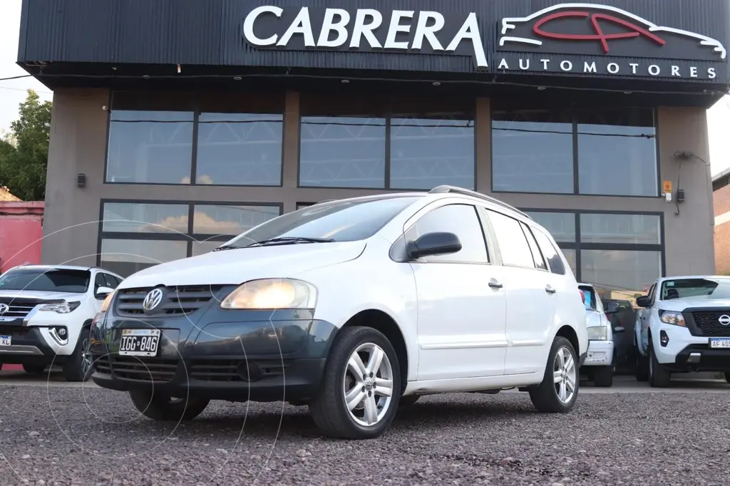 Volkswagen Suran 1.6 Trendline usado (2009) color Blanco precio $1.700.000