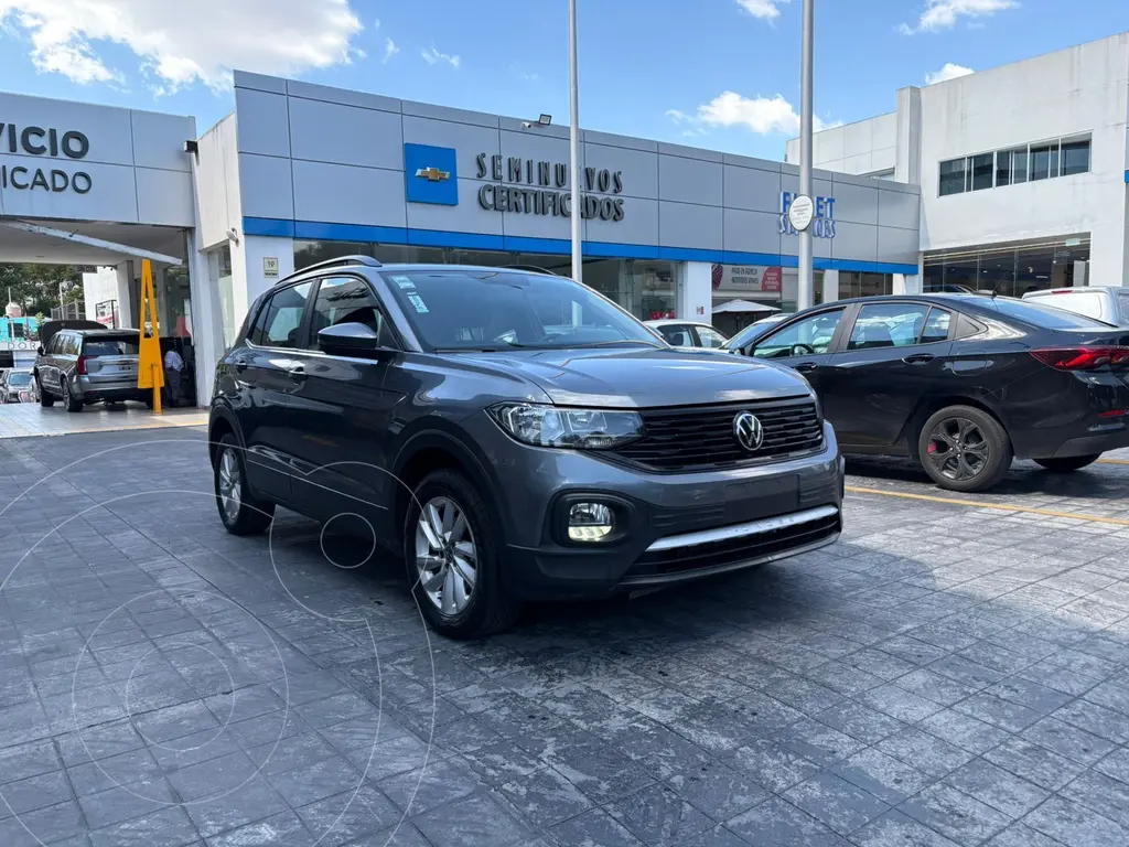 Volkswagen T-Cross Trendline usado (2023) color Gris precio $320,000