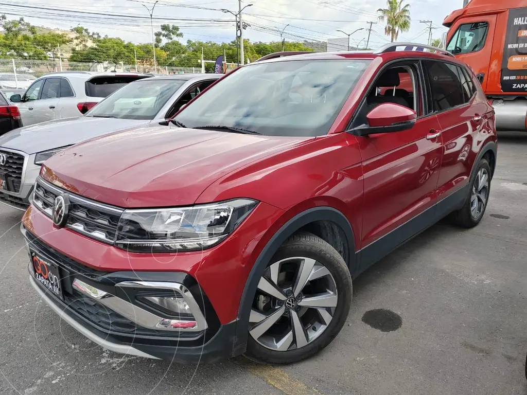 Volkswagen Taigun Comfortline usado (2023) color Rojo precio $395,000
