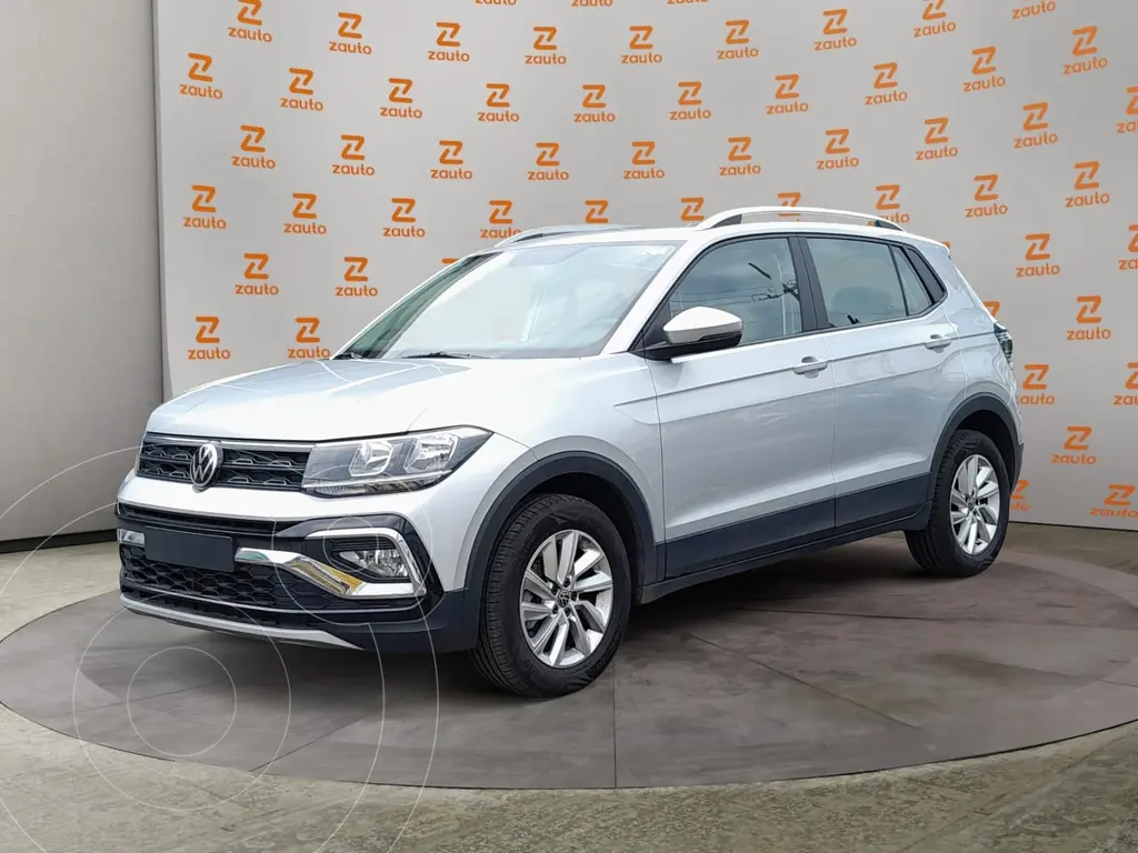 Volkswagen Taigun Trendline TSI usado (2024) color Plata precio $414,000